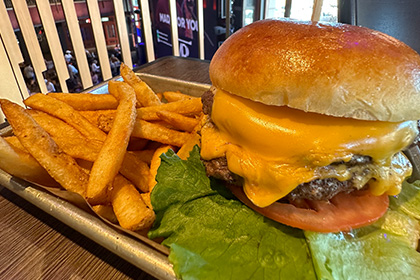 Eats & Drinks - Ole Red